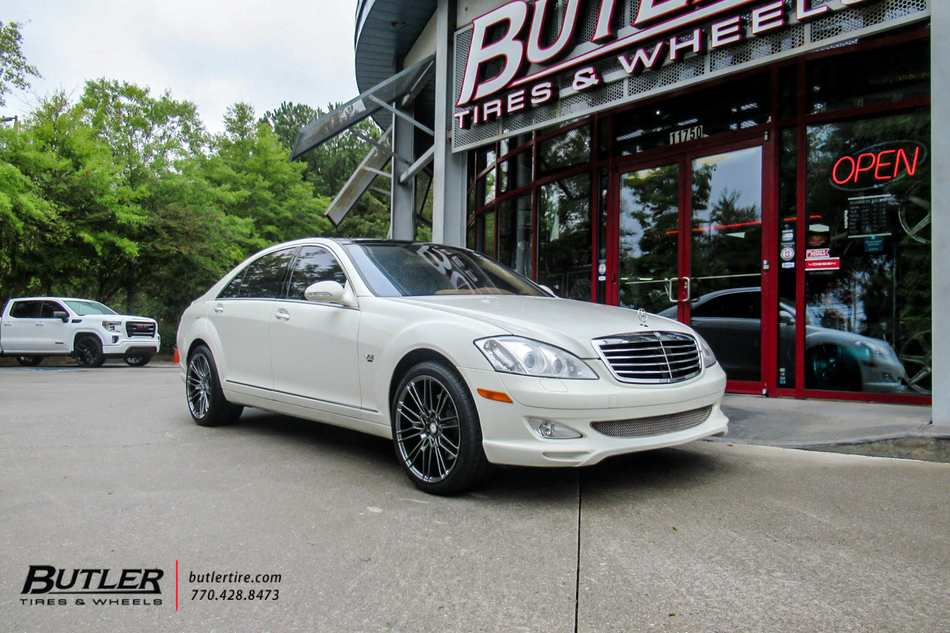 Mercedes S600 with 20in Savini BM18 Wheels and Goodyear RFT Tires ...