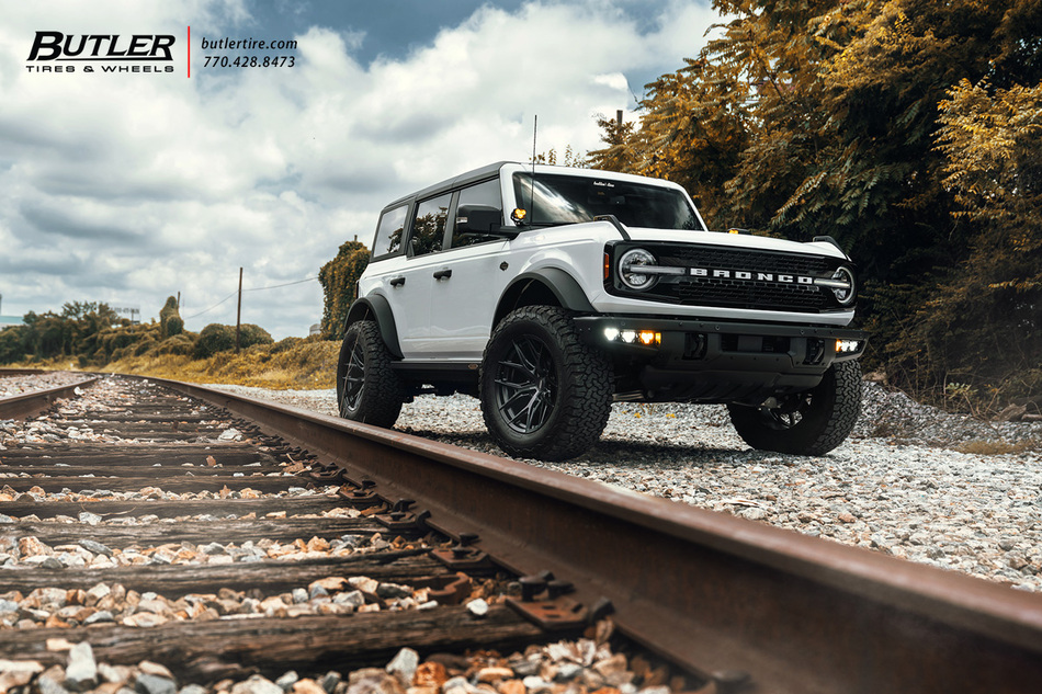 2022 Ford Bronco on Vossen HF6-4 Wheels - An American Icon Rebourn ...