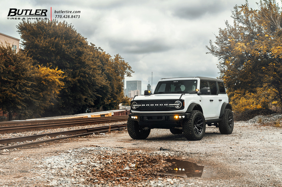 2022 Ford Bronco on Vossen HF6-4 Wheels - An American Icon Rebourn ...
