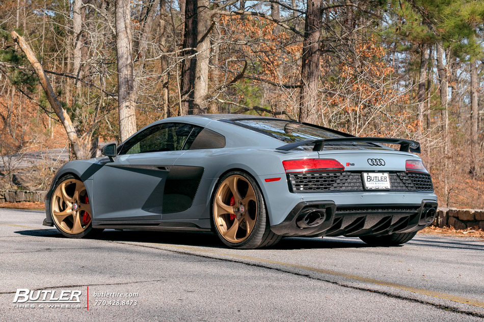 The Kemora Grey color on this Audi R8 V10 Performance is just the start ...